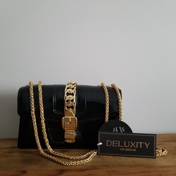 Deluxity Los Angeles | Bags | Deluxity Los Angeles Black And Gold Chain ...